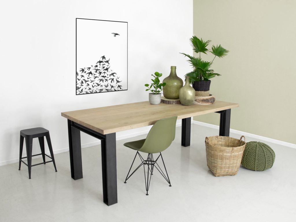 Industriële eikenhouten eettafel Hulk | FØRN Maatwerk eettafels